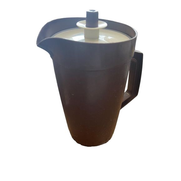 Tupperware | Kitchen | Vintage Tupperware Brown Pitcher 8744 Wlid 1 12 ...
